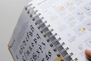 10 BEST Calligraphy Books For Beginners (2023) | Lettering Daily